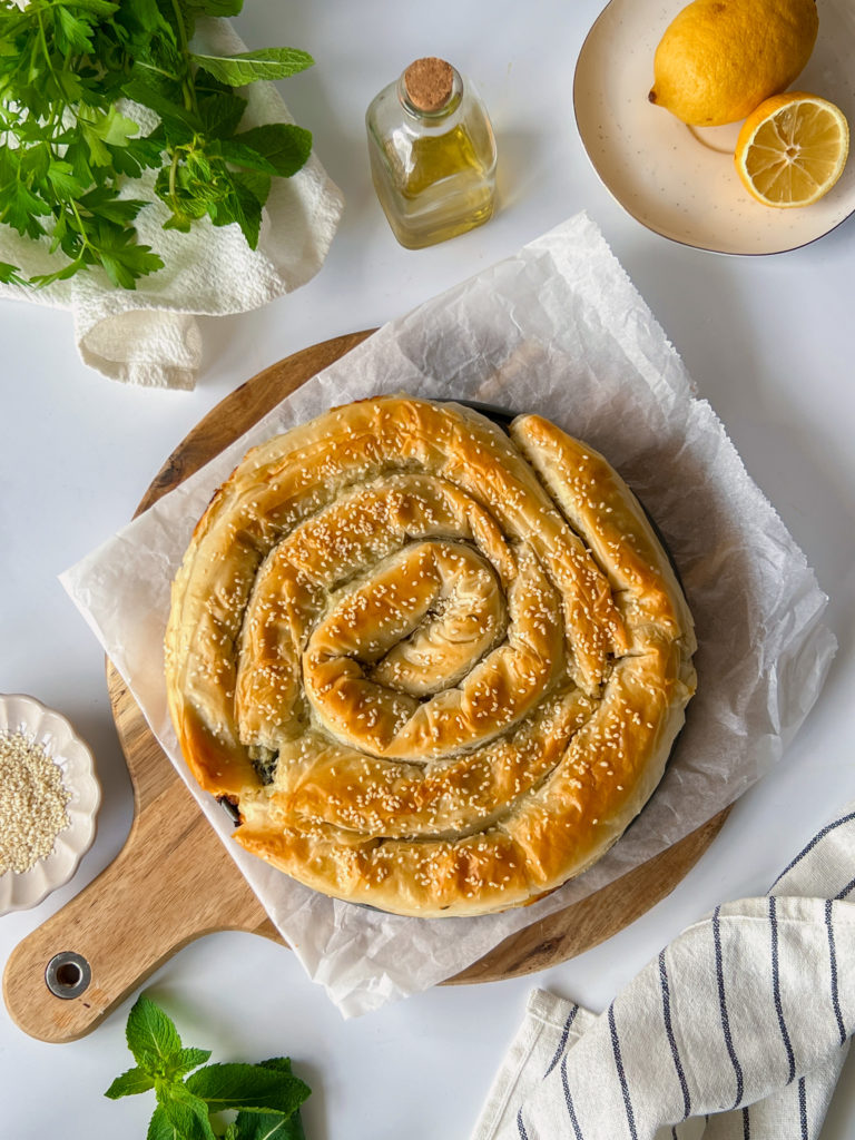 Spanakopita - plăcintă cu spanac și brânză | estera farcaș
